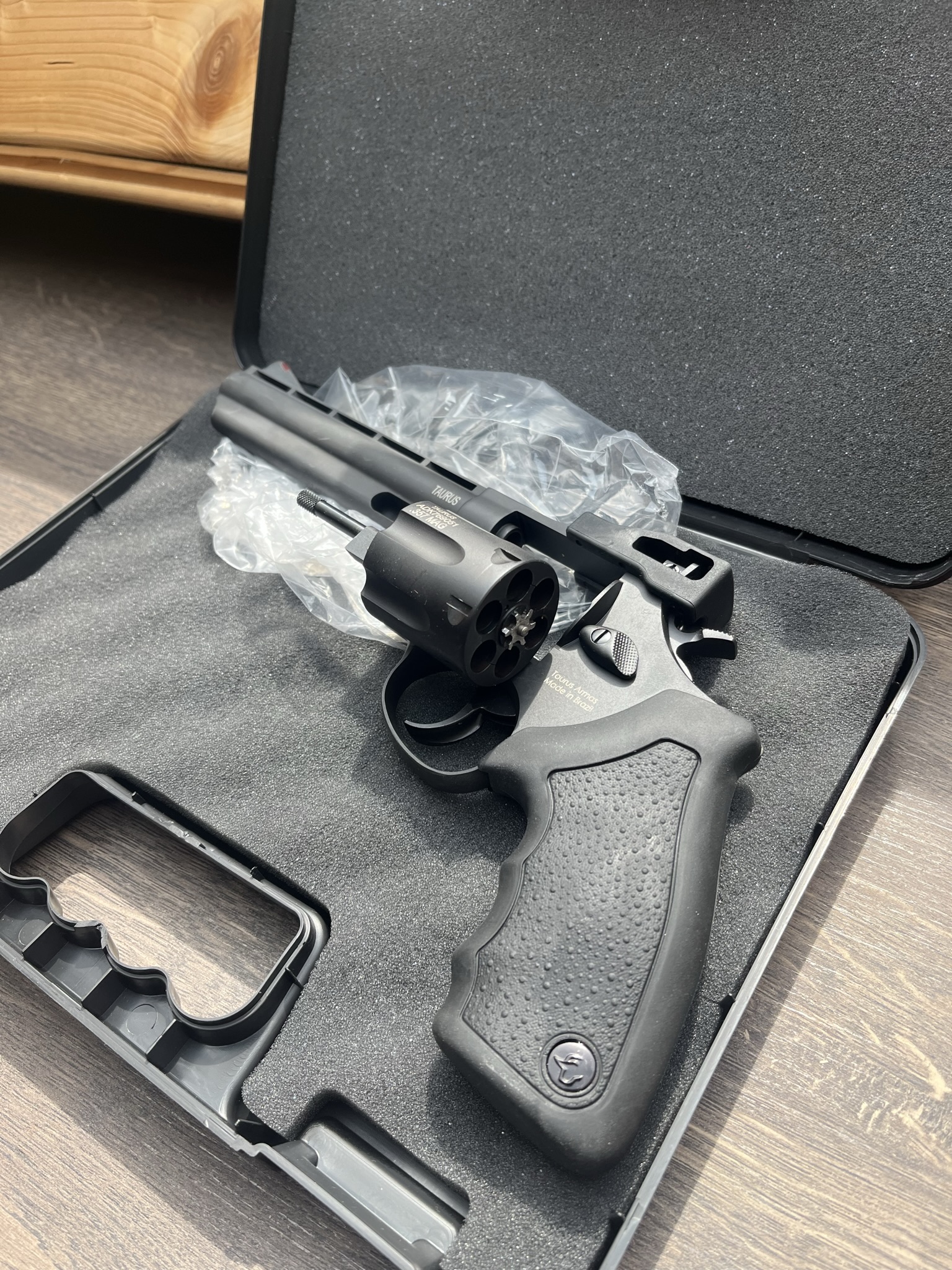 Taurus Mod. 689 Revolver .357 Mag brüniert matt - NEU - eGun